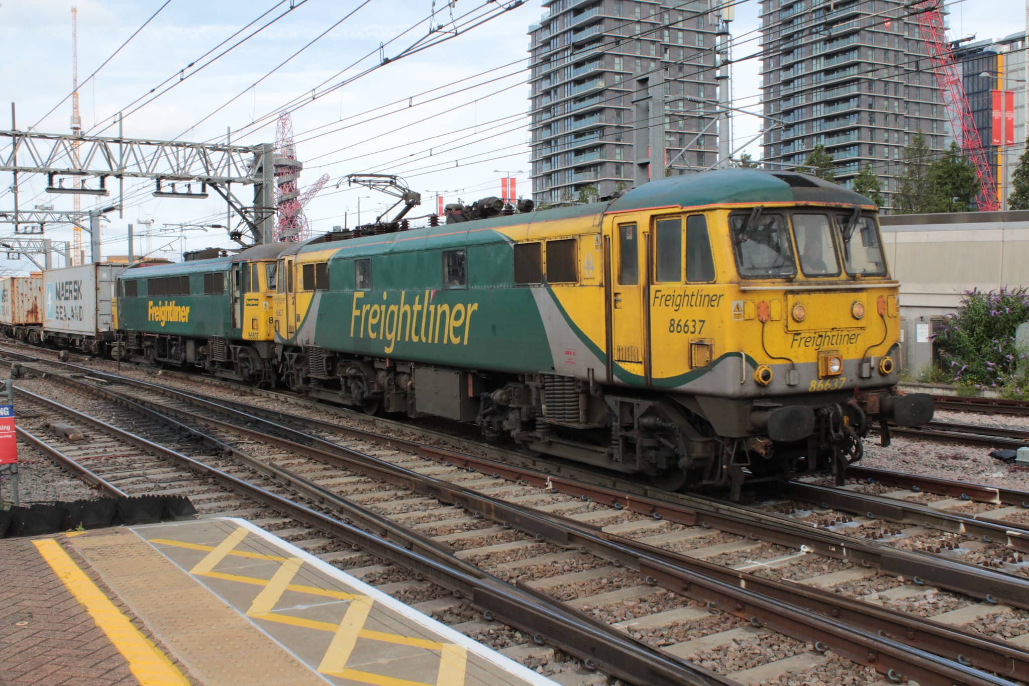 Freightliner Powerhaul 86637 with classmate 607 for company pass ...