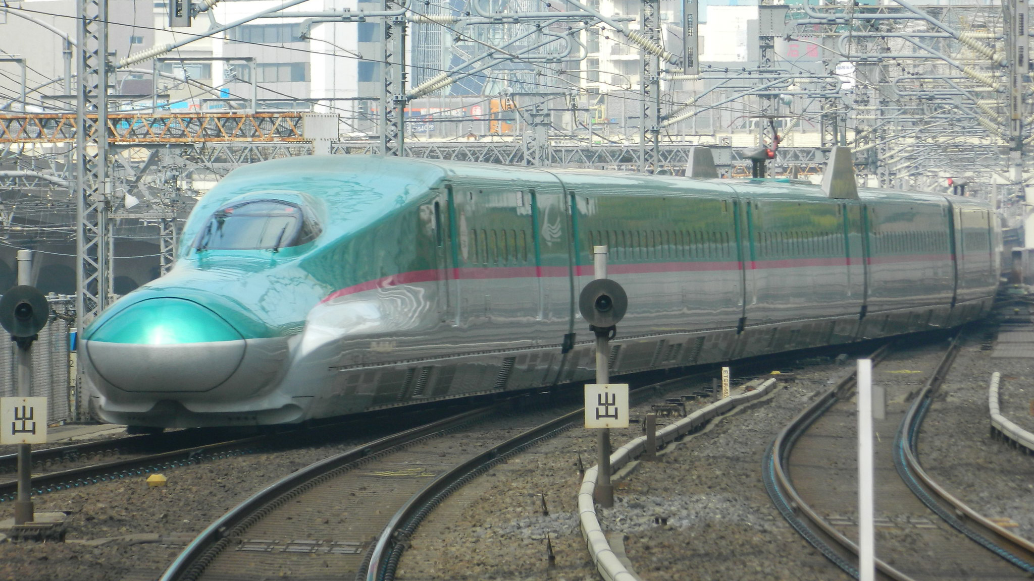 JP E5 Series - We Are Railfans